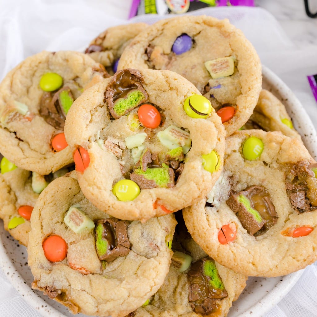 Best Halloween Leftover Candy Bar Cookies Recipe