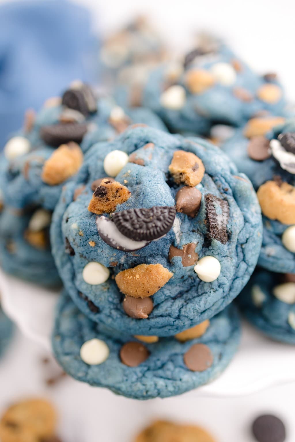Cookie Monster Cookies (Blue Chips Ahoy Stuffed Thick Cookie)